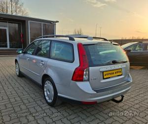 Pelēks Volvo V50 2010 Tartu, ar dzinēja tilpumu 0.00 L un nobraukumu 263 tūkst. km par 3990 €, foto 4 vietnē AUTOMOTO.COM.LV