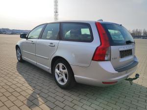 Grey Volvo V50 2010 in Marijampole, with an engine capacity of 1.60 L and mileage of 231 thousand km for 2950 €, photo 6 on AUTOMOTO.COM.LV