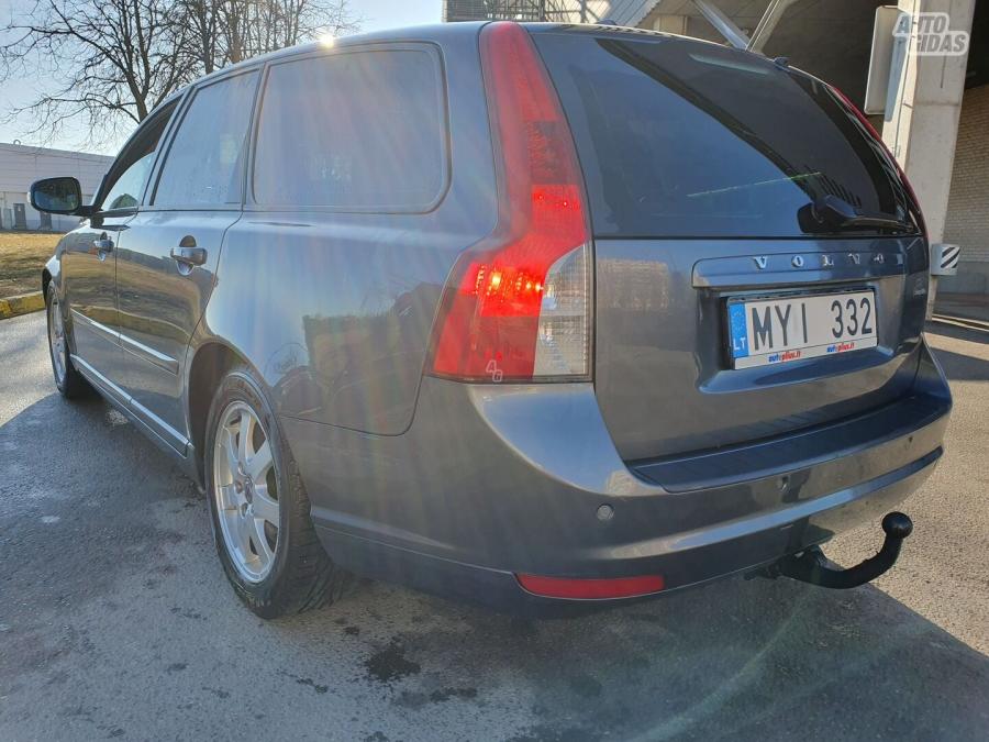 Grey Volvo V50 2010 in Siauliai, with an engine capacity of 1.60 L and mileage of 340 thousand km for 2200 €, photo 6 on AUTOMOTO.COM.LV