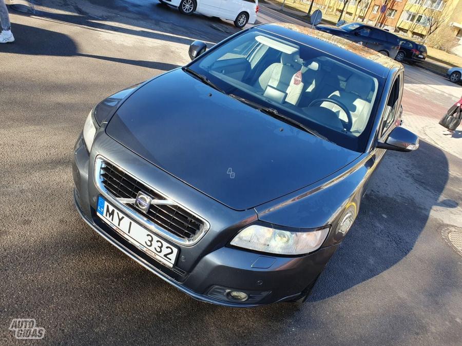 Grey Volvo V50 2010 in Siauliai, with an engine capacity of 1.60 L and mileage of 340 thousand km for 2200 €, photo 7 on AUTOMOTO.COM.LV