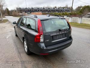 Grey Volvo V50 2010 in Tallinn, with an engine capacity of 1.60 L and mileage of 259 thousand km for 3990 €, photo 3 on AUTOMOTO.COM.LV