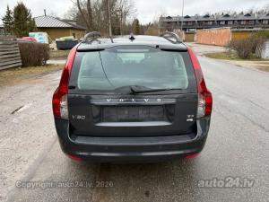 Grey Volvo V50 2010 in Tallinn, with an engine capacity of 1.60 L and mileage of 259 thousand km for 3990 €, photo 11 on AUTOMOTO.COM.LV