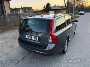 Pelēks Volvo V50 2010 Tallina, ar dzinēja tilpumu 1.60 L un nobraukumu 256 tūkst. km par 4390 €, foto 3 vietnē AUTOMOTO.COM.LV