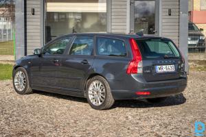 Pelēks Volvo V50 2010 Liepāja, ar dzinēja tilpumu 1.60 L un nobraukumu 380 tūkst. km par 3500 €, foto 4 vietnē AUTOMOTO.COM.LV