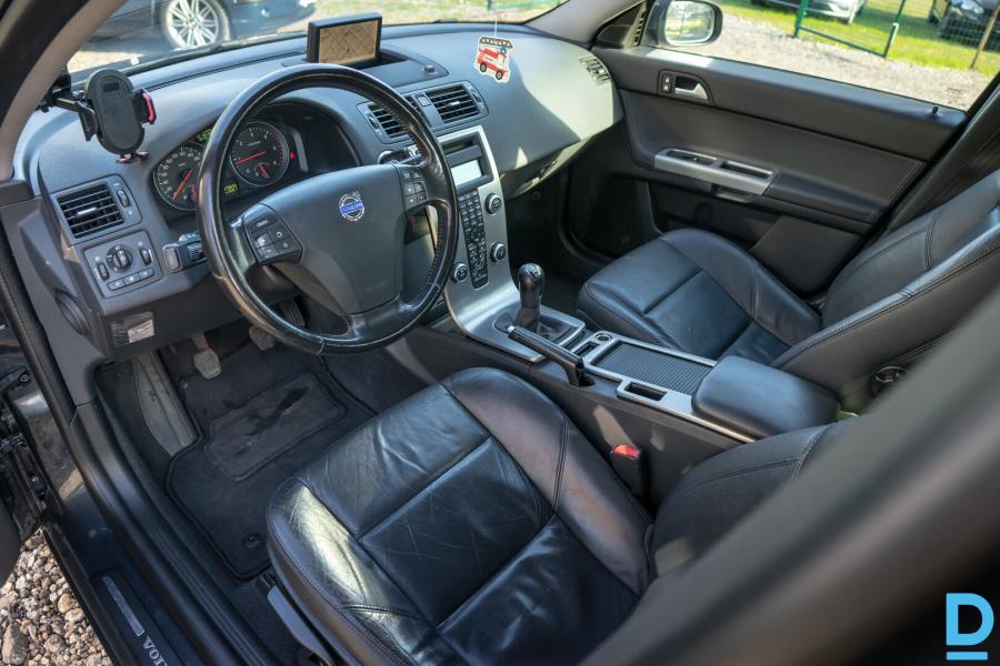Pelēks Volvo V50 2010 Liepāja, ar dzinēja tilpumu 1.60 L un nobraukumu 380 tūkst. km par 3500 €, foto 6 vietnē AUTOMOTO.COM.LV