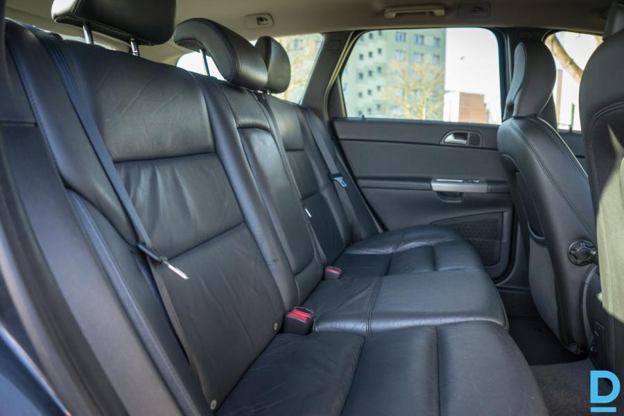 Pelēks Volvo V50 2010 Liepāja, ar dzinēja tilpumu 1.60 L un nobraukumu 380 tūkst. km par 3500 €, foto 7 vietnē AUTOMOTO.COM.LV