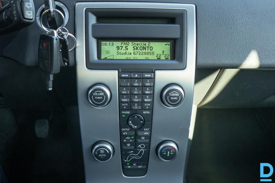 Pelēks Volvo V50 2010 Liepāja, ar dzinēja tilpumu 1.60 L un nobraukumu 380 tūkst. km par 3500 €, foto 9 vietnē AUTOMOTO.COM.LV
