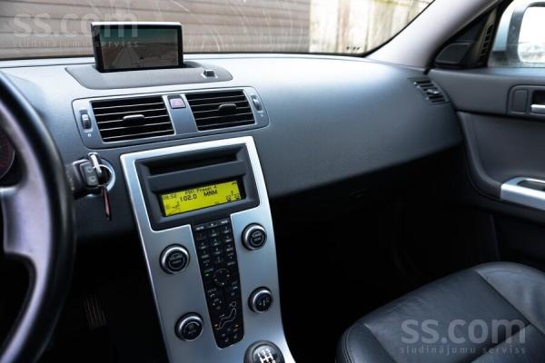 Pelēks Volvo V50 2010 Rīga, ar dzinēja tilpumu 1.60 L un nobraukumu 279 tūkst. km par 4690 €, foto 5 vietnē AUTOMOTO.COM.LV
