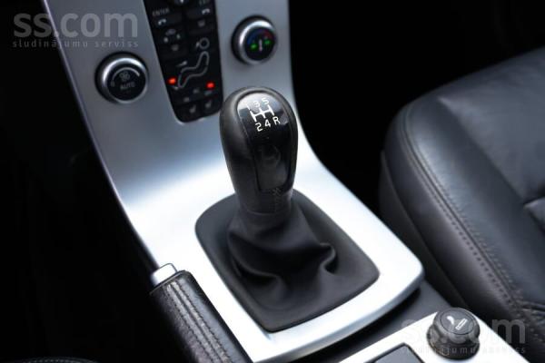 Pelēks Volvo V50 2010 Rīga, ar dzinēja tilpumu 1.60 L un nobraukumu 279 tūkst. km par 4690 €, foto 6 vietnē AUTOMOTO.COM.LV