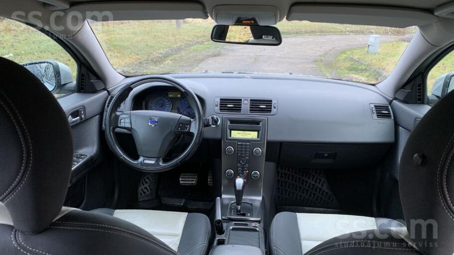 Pelēks Volvo V50 2010 Talsi, ar dzinēja tilpumu 2.00 L un nobraukumu 0 tūkst. km par 2999 €, foto 11 vietnē AUTOMOTO.COM.LV