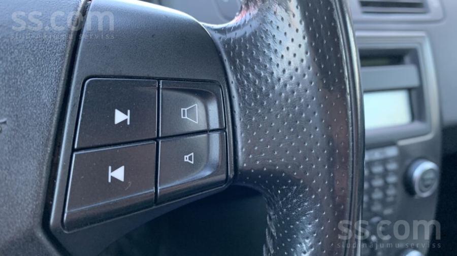 Pelēks Volvo V50 2010 Talsi, ar dzinēja tilpumu 2.00 L un nobraukumu 0 tūkst. km par 2999 €, foto 17 vietnē AUTOMOTO.COM.LV