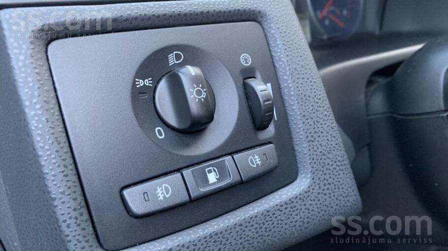 Pelēks Volvo V50 2010 Talsi, ar dzinēja tilpumu 2.00 L un nobraukumu 0 tūkst. km par 2999 €, foto 20 vietnē AUTOMOTO.COM.LV