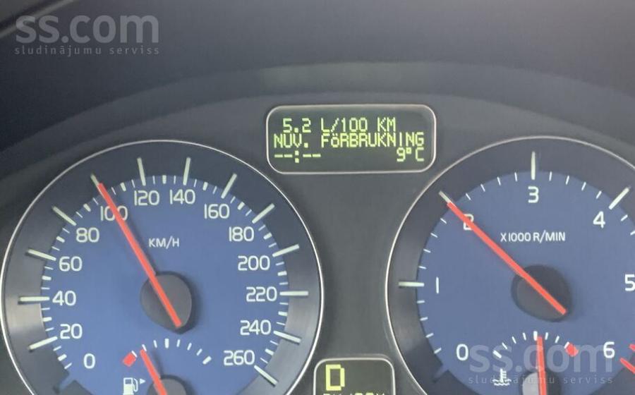 Pelēks Volvo V50 2010 Talsi, ar dzinēja tilpumu 2.00 L un nobraukumu 0 tūkst. km par 2999 €, foto 27 vietnē AUTOMOTO.COM.LV