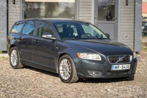 Pelēks Volvo V50 2010 Liepāja, ar dzinēja tilpumu 1.60 L un nobraukumu 380 tūkst. km par 3300 €, foto  vietnē AUTOMOTO.COM.LV