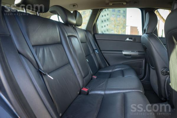 Pelēks Volvo V50 2010 Liepāja, ar dzinēja tilpumu 1.60 L un nobraukumu 380 tūkst. km par 3300 €, foto 10 vietnē AUTOMOTO.COM.LV