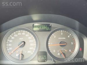 Серый Вольво В50 2010 в Рига, объемом двигателя 1.60 л и пробегом 258 тыс. км за 4000 €, фото 5 на AUTOMOTO.COM.LV