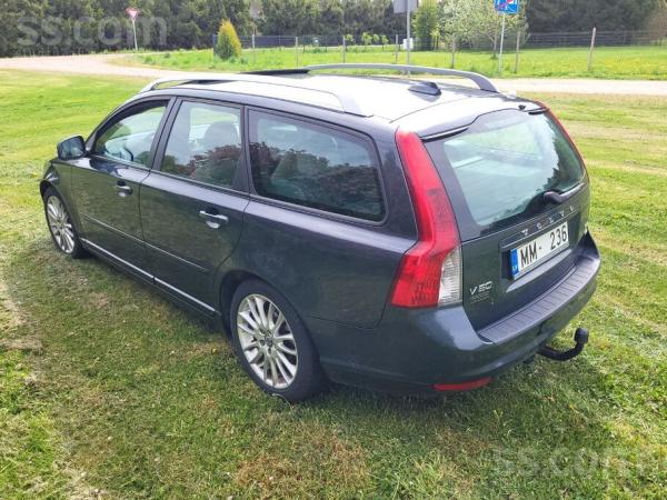 Pelēks Volvo V50 2010 Rīga, ar dzinēja tilpumu 1.60 L un nobraukumu 258 tūkst. km par 4000 €, foto 7 vietnē AUTOMOTO.COM.LV
