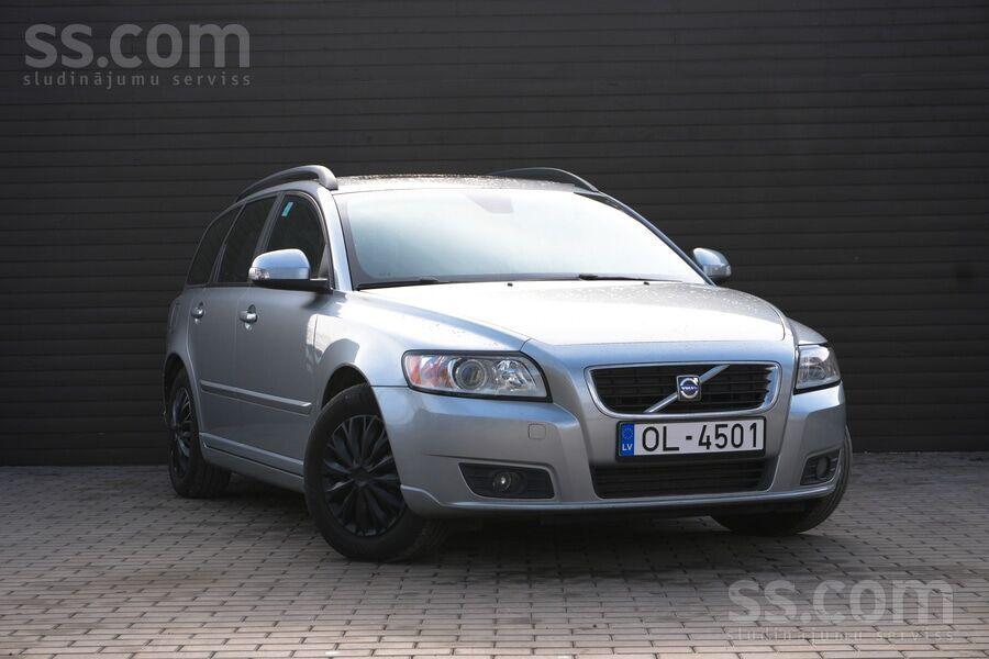 Grey Volvo V50 2010 in Riga, with an engine capacity of 1.60 L and mileage of 279 thousand km for 4690 €, photo 3 on AUTOMOTO.COM.LV
