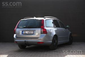 Grey Volvo V50 2010 in Riga, with an engine capacity of 1.60 L and mileage of 279 thousand km for 4690 €, photo 4 on AUTOMOTO.COM.LV