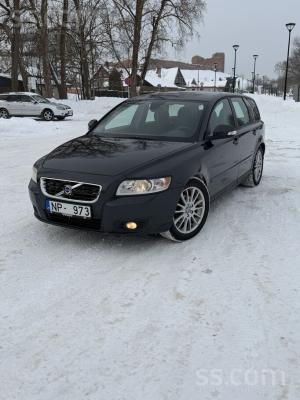 Grey Volvo V50 2010 in Rezekne, with an engine capacity of 1.60 L and mileage of 343 thousand km for 2560 €, photo  on AUTOMOTO.COM.LV