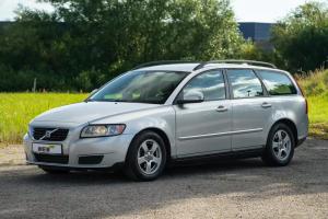 Pelēks Volvo V50 2010 Liepāja, ar dzinēja tilpumu 1.60 L un nobraukumu 290 tūkst. km par 4300 €, foto  vietnē AUTOMOTO.COM.LV