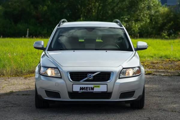 Grey Volvo V50 2010 in Liepaja, with an engine capacity of 1.60 L and mileage of 290 thousand km for 4300 €, photo 6 on AUTOMOTO.COM.LV