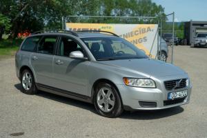 Grey Volvo V50 2010 in Riga, with an engine capacity of 1.60 L and mileage of 290 thousand km for 4300 €, photo 4 on AUTOMOTO.COM.LV