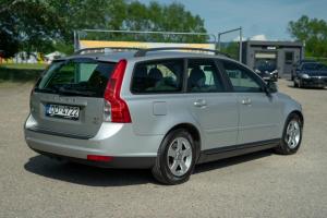 Grey Volvo V50 2010 in Riga, with an engine capacity of 1.60 L and mileage of 290 thousand km for 4300 €, photo 5 on AUTOMOTO.COM.LV
