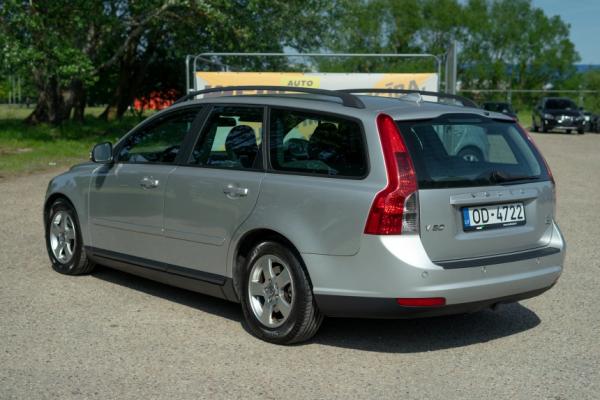 Grey Volvo V50 2010 in Riga, with an engine capacity of 1.60 L and mileage of 290 thousand km for 4300 €, photo 6 on AUTOMOTO.COM.LV