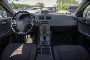 Grey Volvo V50 2010 in Riga, with an engine capacity of 1.60 L and mileage of 290 thousand km for 4300 €, photo 8 on AUTOMOTO.COM.LV