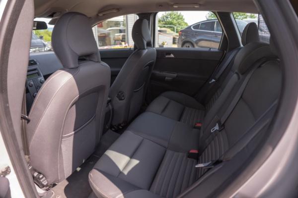 Grey Volvo V50 2010 in Riga, with an engine capacity of 1.60 L and mileage of 290 thousand km for 4300 €, photo 9 on AUTOMOTO.COM.LV