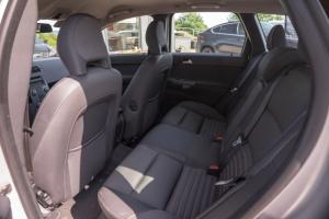 Grey Volvo V50 2010 in Riga, with an engine capacity of 1.60 L and mileage of 290 thousand km for 4300 €, photo 10 on AUTOMOTO.COM.LV