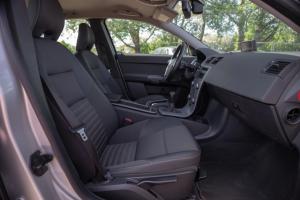 Grey Volvo V50 2010 in Riga, with an engine capacity of 1.60 L and mileage of 290 thousand km for 4300 €, photo 14 on AUTOMOTO.COM.LV