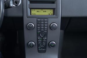Grey Volvo V50 2010 in Riga, with an engine capacity of 1.60 L and mileage of 290 thousand km for 4300 €, photo 17 on AUTOMOTO.COM.LV