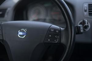 Grey Volvo V50 2010 in Riga, with an engine capacity of 1.60 L and mileage of 290 thousand km for 4300 €, photo 25 on AUTOMOTO.COM.LV
