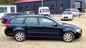 Grey Volvo V50 2010 in Cesis, with an engine capacity of 2.00 L and mileage of 359 thousand km for 2650 €, photo 5 on AUTOMOTO.COM.LV