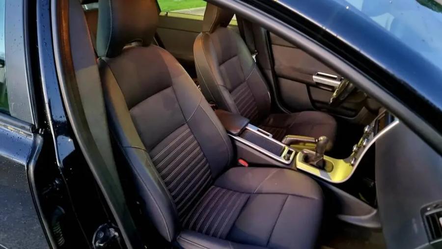 Grey Volvo V50 2010 in Cesis, with an engine capacity of 2.00 L and mileage of 359 thousand km for 2650 €, photo 27 on AUTOMOTO.COM.LV