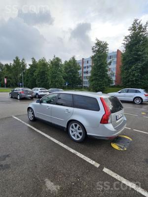 Pelēks Volvo V50 2010 Rīga, ar dzinēja tilpumu 1.60 L un nobraukumu 327 tūkst. km par 2200 €, foto 5 vietnē AUTOMOTO.COM.LV