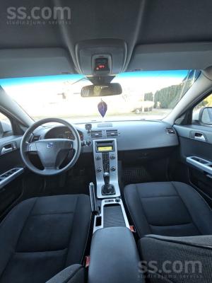 Pelēks Volvo V50 2010 Rīga, ar dzinēja tilpumu 1.60 L un nobraukumu 327 tūkst. km par 2200 €, foto 8 vietnē AUTOMOTO.COM.LV