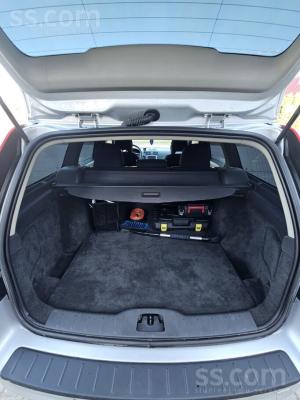 Pelēks Volvo V50 2010 Rīga, ar dzinēja tilpumu 1.60 L un nobraukumu 327 tūkst. km par 2200 €, foto 10 vietnē AUTOMOTO.COM.LV
