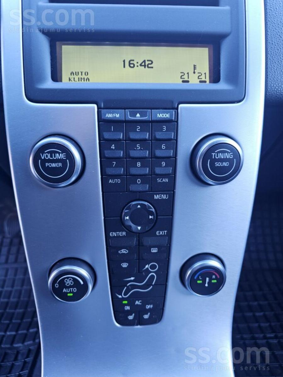 Pelēks Volvo V50 2010 Rīga, ar dzinēja tilpumu 1.60 L un nobraukumu 327 tūkst. km par 2200 €, foto 13 vietnē AUTOMOTO.COM.LV