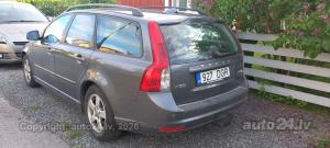 Grey Volvo V50 2010 in Parnu, with an engine capacity of 1.60 L and mileage of 276 thousand km for 2900 €, photo 3 on AUTOMOTO.COM.LV