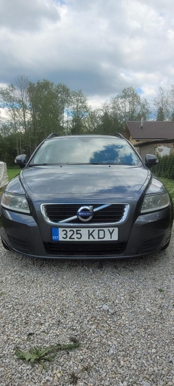 Grey Volvo V50 2010 in Tallinn, with an engine capacity of 1.60 L and mileage of 357 thousand km for 3750 €, photo 8 on AUTOMOTO.COM.LV