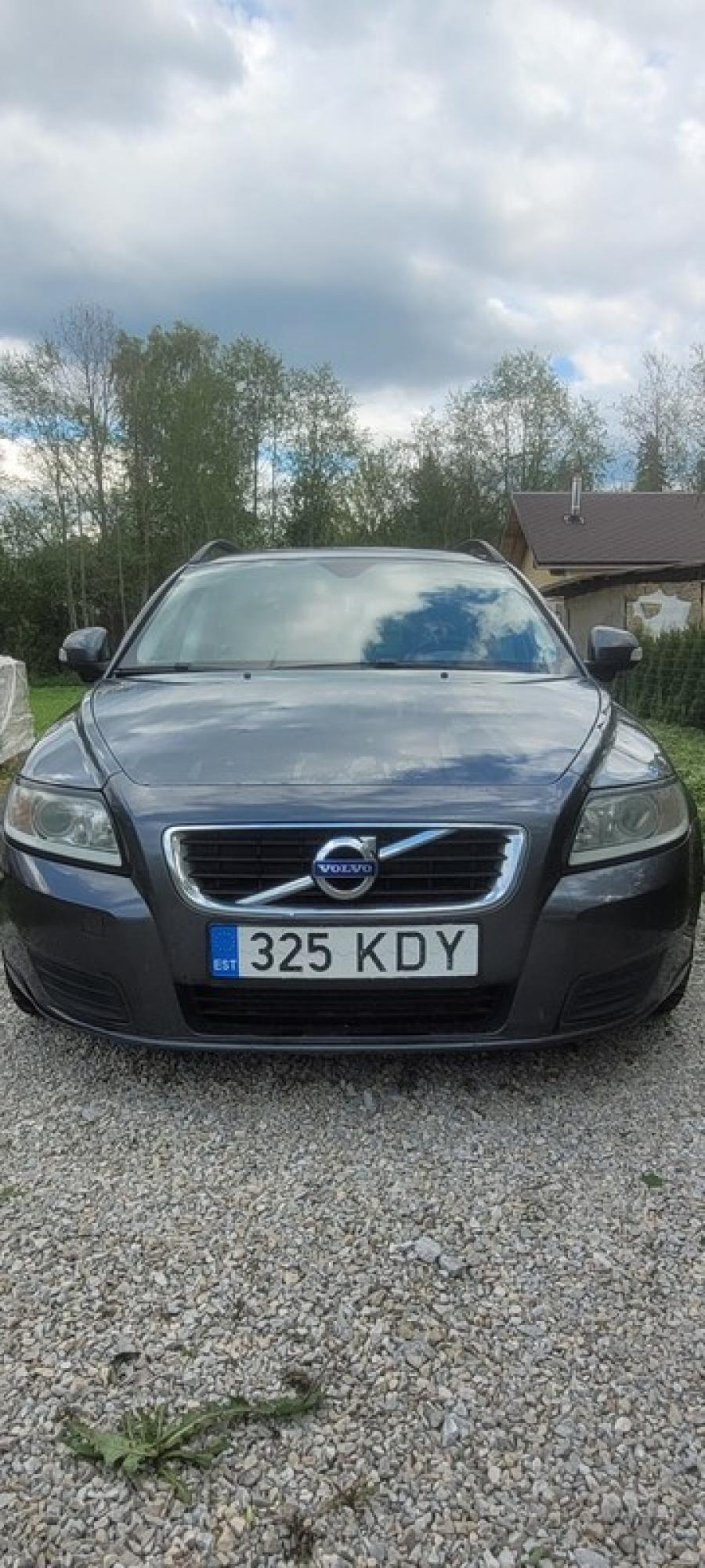 Pelēks Volvo V50 2010 Tallina, ar dzinēja tilpumu 1.60 L un nobraukumu 357 tūkst. km par 3750 €, foto 9 vietnē AUTOMOTO.COM.LV