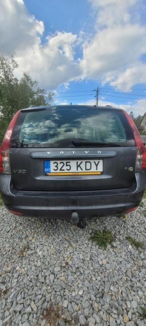Pelēks Volvo V50 2010 Tallina, ar dzinēja tilpumu 1.60 L un nobraukumu 357 tūkst. km par 3750 €, foto 10 vietnē AUTOMOTO.COM.LV
