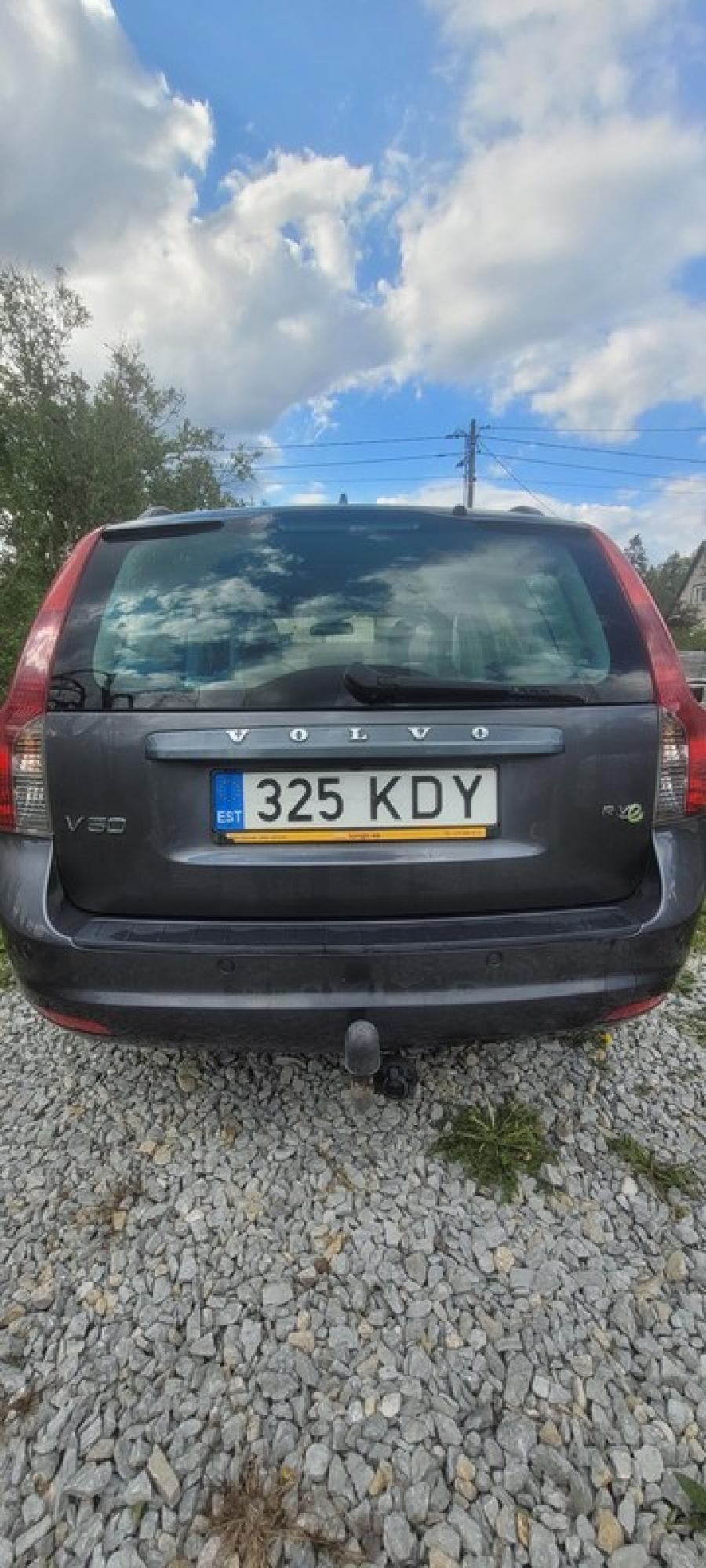 Pelēks Volvo V50 2010 Tallina, ar dzinēja tilpumu 1.60 L un nobraukumu 357 tūkst. km par 3750 €, foto 10 vietnē AUTOMOTO.COM.LV