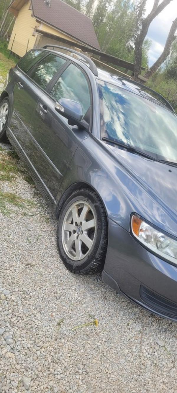 Grey Volvo V50 2010 in Tallinn, with an engine capacity of 1.60 L and mileage of 357 thousand km for 3750 €, photo 10 on AUTOMOTO.COM.LV