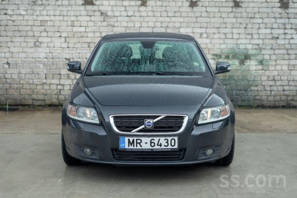 Pelēks Volvo V50 2010 Liepāja, ar dzinēja tilpumu 1.60 L un nobraukumu 380 tūkst. km par 3300 €, foto 6 vietnē AUTOMOTO.COM.LV
