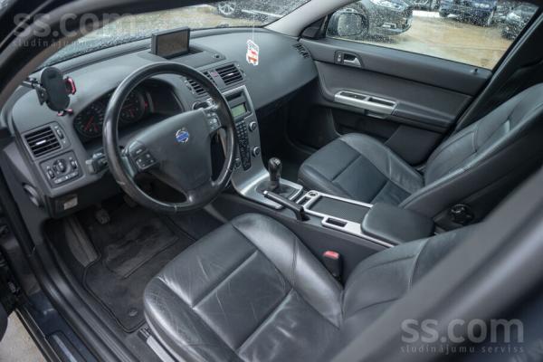 Pelēks Volvo V50 2010 Liepāja, ar dzinēja tilpumu 1.60 L un nobraukumu 380 tūkst. km par 3300 €, foto 8 vietnē AUTOMOTO.COM.LV