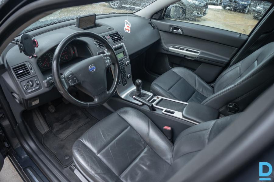 Pelēks Volvo V50 2010 Liepāja, ar dzinēja tilpumu 1.60 L un nobraukumu 380 tūkst. km par 3300 €, foto 6 vietnē AUTOMOTO.COM.LV